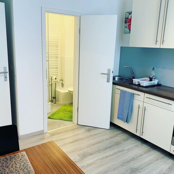 Apartamento, 1 quarto, não fumadores, casa de banho privativa (no elevator, no air-condition) | Casa de banho | Artigos de higiene pessoal grátis, um secador de cabelo 