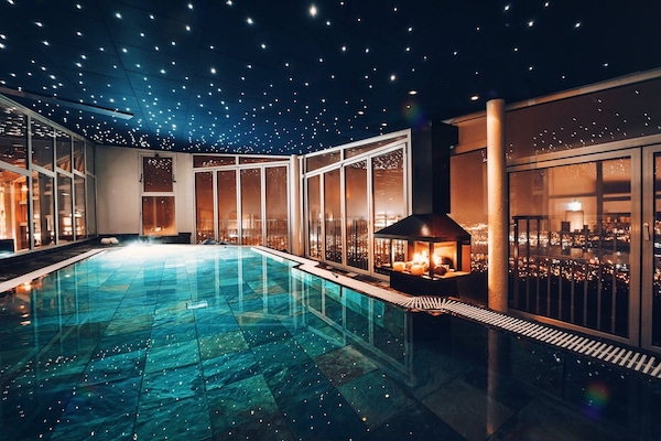 Sauna, banheira de hidromassagem, banho turco, massagens