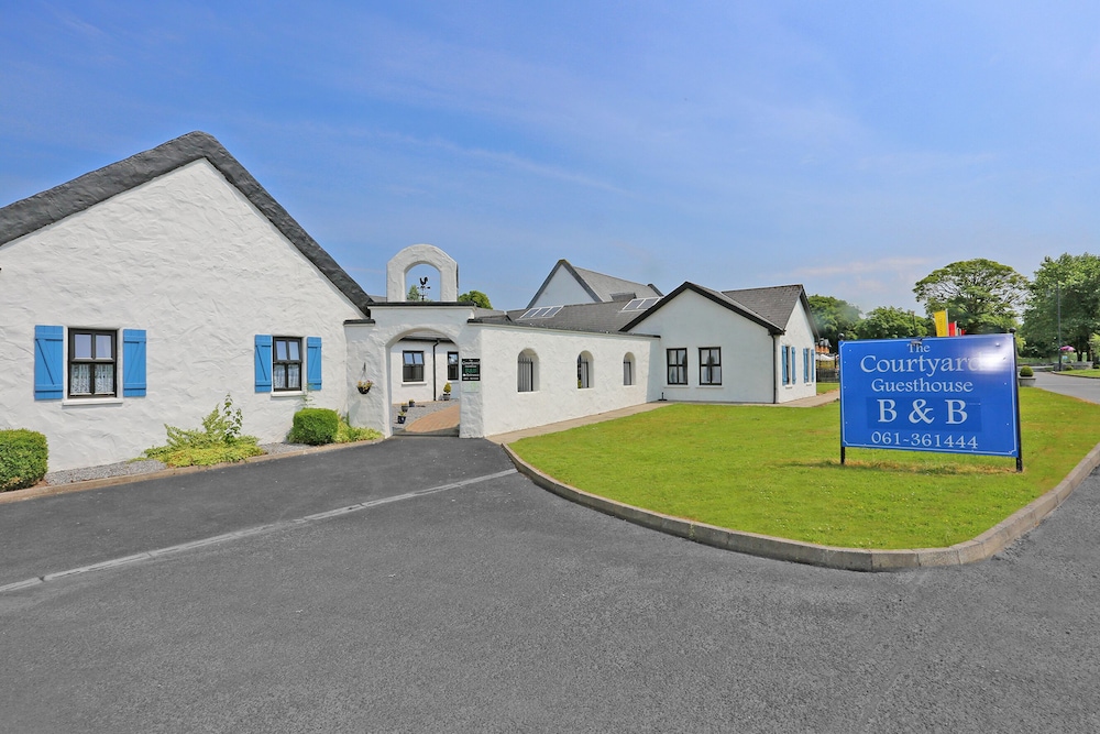 The Courtyard B&b - Limerick City