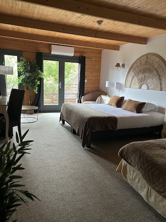 Suite Júnior | Roupa de alta qualidade, quartos insonorizados, ferro/tábua de engomar . Hôtel Quai des Pontis