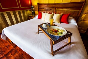 Suíte júnior | Cofres nos quartos, Wi-Fi de cortesia, roupa de cama