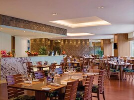 Pequeno-almoço tipo buffet diário (159 CNY por pessoa) 