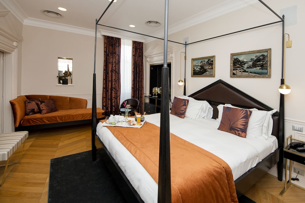 Torre Argentina Relais - Rome