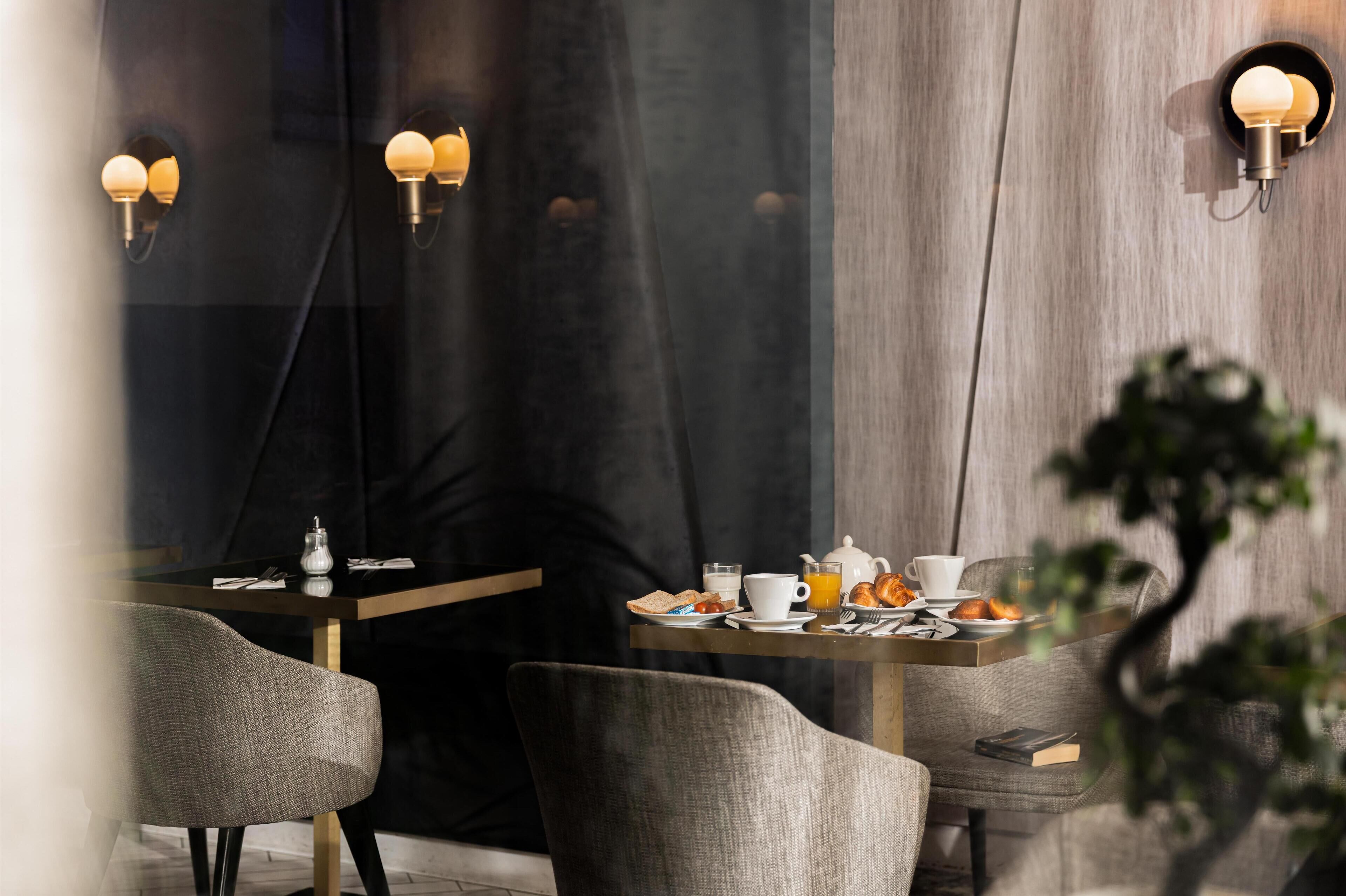 Café da manhã com buffet todos os dias (EUR 16 por pessoa) 