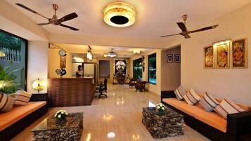 Área de estar no saguão