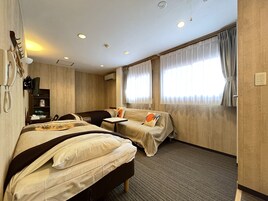 Quarto Twin, não fumadores (Type C) | Secretária, Wi-fi grátis 