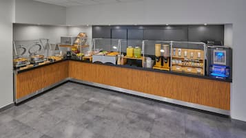 Café da manhã self-service grátis todos os dias