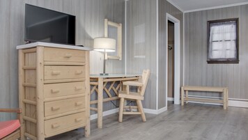 Secretária, Wi-fi grátis, roupa de cama fornecida 