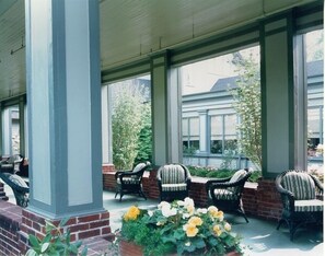 Book Roycroft Inn in East Aurora | Hotels.com