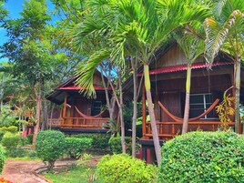 Standard Room (Fan Island Wooden Hut cold water) | Vista para o jardim