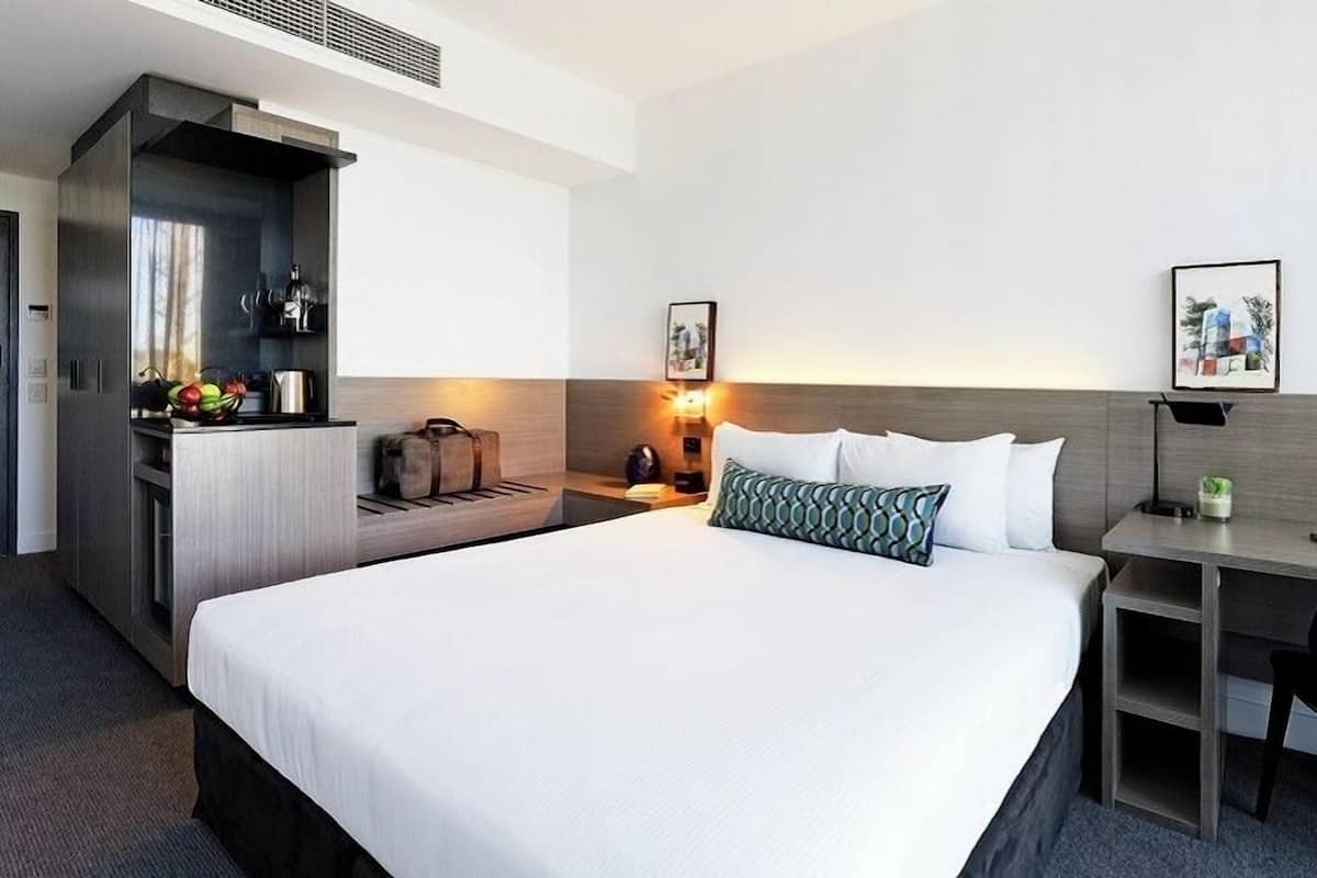 Estúdio Deluxe, varanda | Cofre no quarto, cortinas/cortinados opacos, quartos insonorizados 