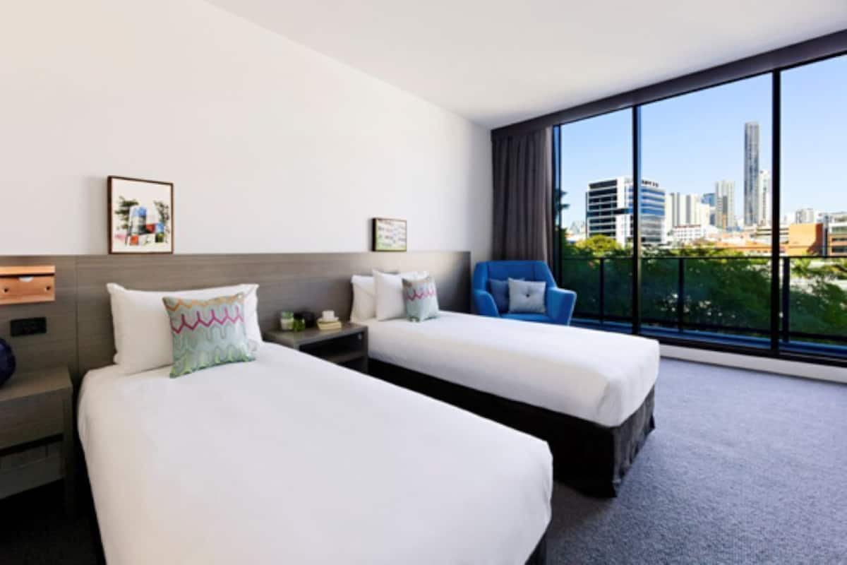 Estúdio Deluxe, varanda | Cofre no quarto, cortinas/cortinados opacos, quartos insonorizados 