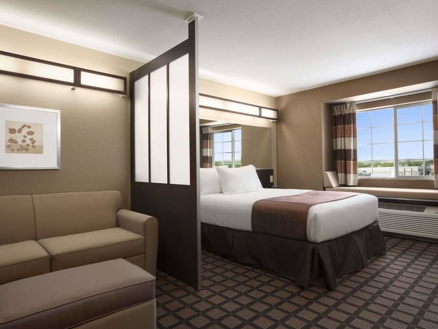 Roupa hipoalergénica, com decoração personalizada