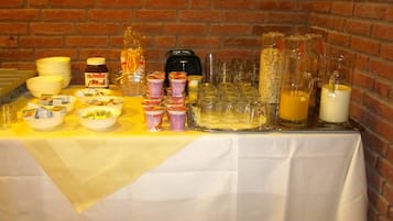 Serviço de café da manhã, culinária espanhola, vistas para o jardim