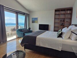 Suite-Estúdio Panorâmica, terraço, vista para o mar | Lençóis de algodão egípcio, roupa de alta qualidade, edredões de penas 