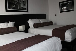 Suite Júnior, várias camas | Cofre no quarto, Wi-fi grátis, roupa de cama fornecida 