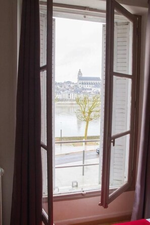 Quarto Quádruplo, casa de banho privativa | Wi-fi grátis 