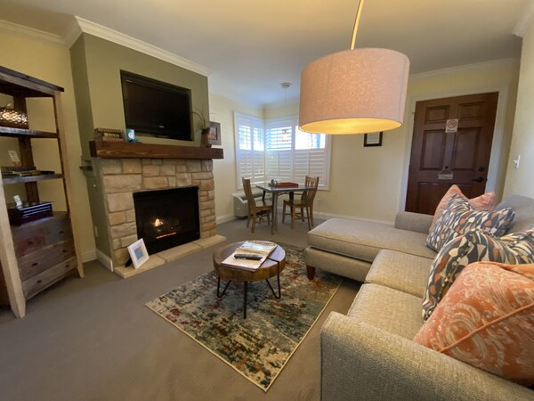 Seven Oaks Bed & Breakfast - Lake Geneva, WI