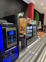 Pequeno-almoço tipo buffet diário mediante uma taxa