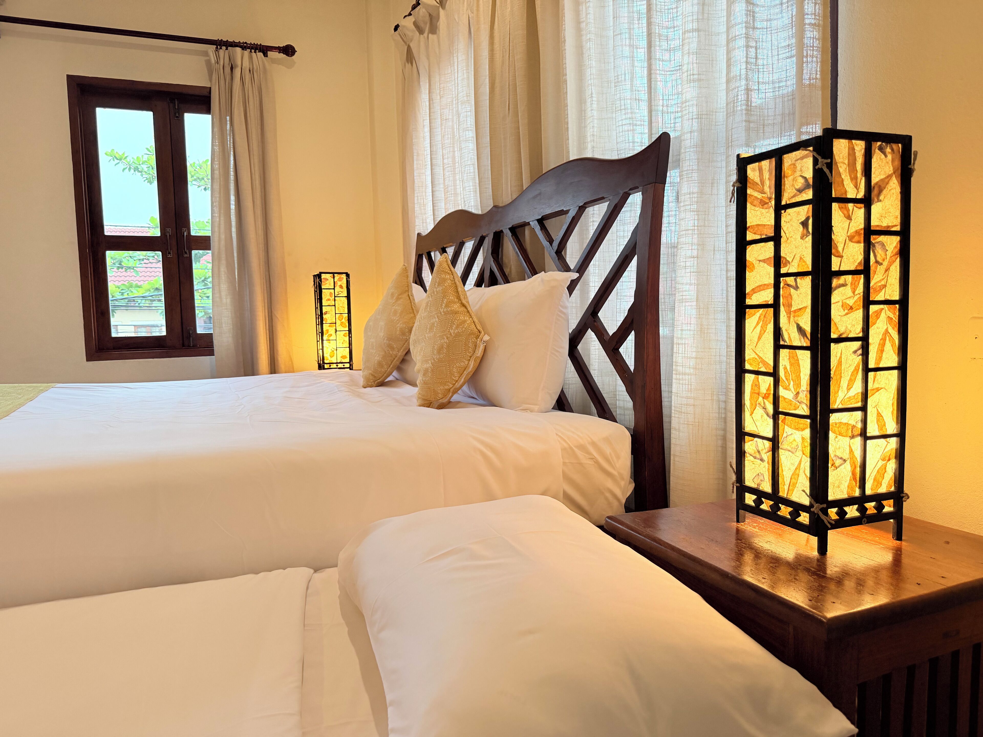 Grand Deluxe Family Room | Roupa de alta qualidade, minibar, cofre no quarto, secretária 