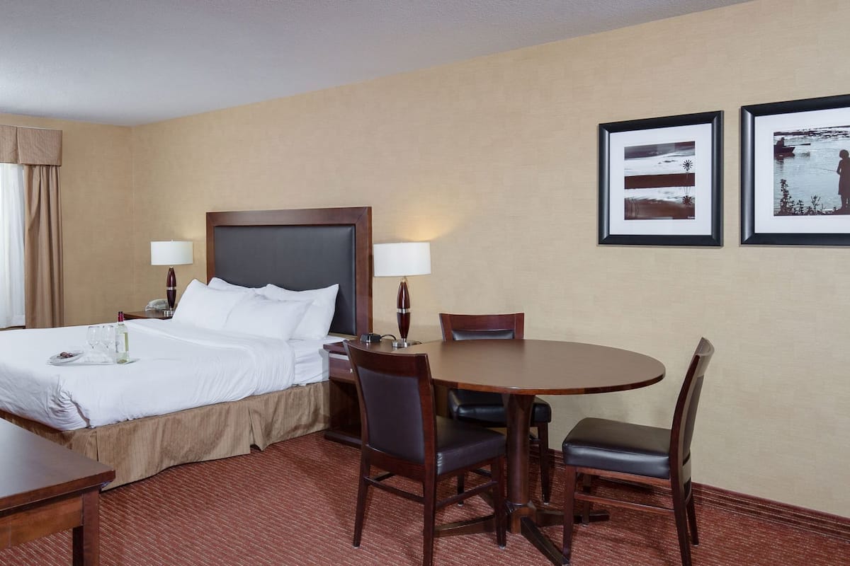 Roupas de cama premium, camas com colchões pillow-top, escrivaninha