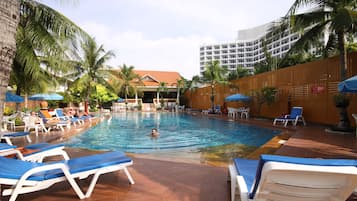 2 piscinas externas