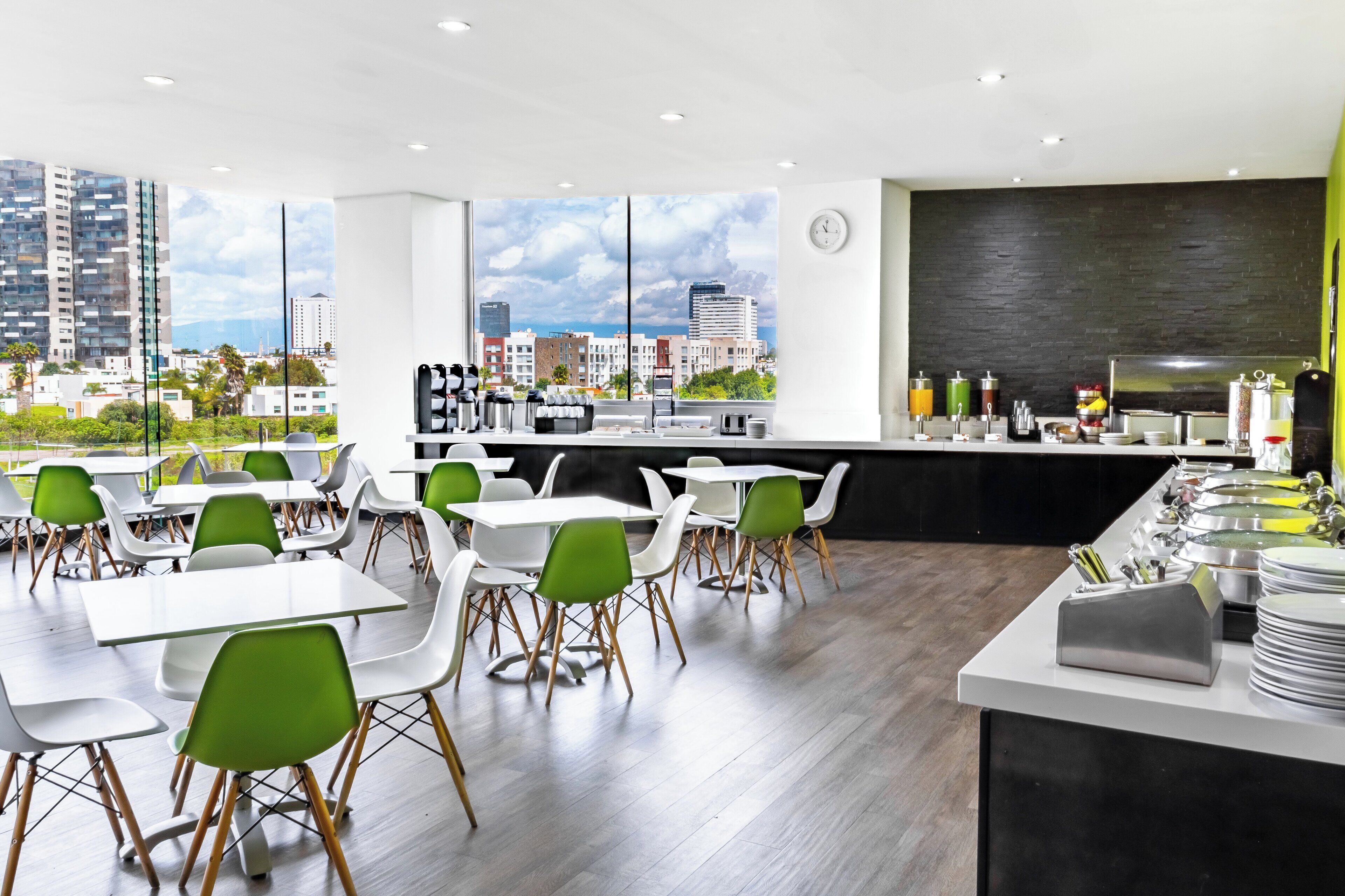 Pequeno-almoço tipo buffet diário incluído 