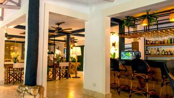 Café da manhã, almoço e jantar