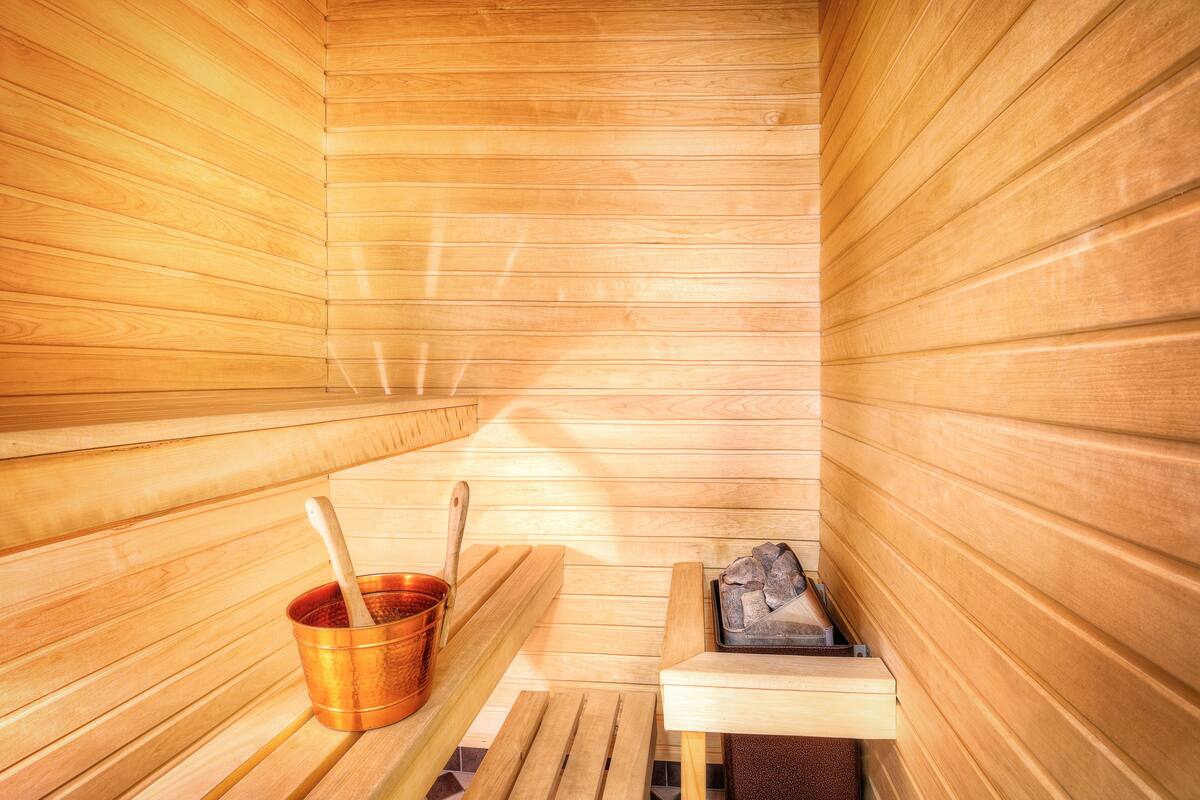 Quarto Twin Deluxe, 2 quartos, sauna | Comodidades da casa de banho | Artigos de higiene pessoal grátis, um secador de cabelo, roupões 