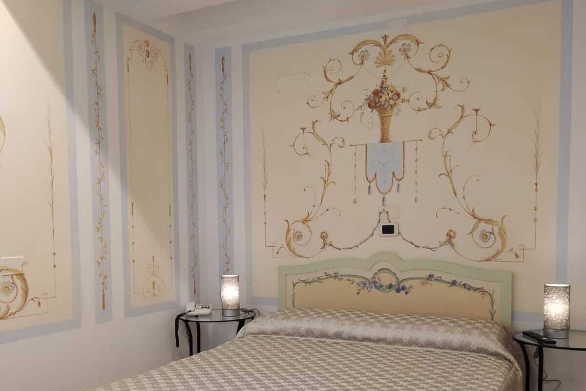 Quarto Duplo Básico, 1 cama de casal | Minibar, cofre no quarto, secretária, cortinas/cortinados opacos