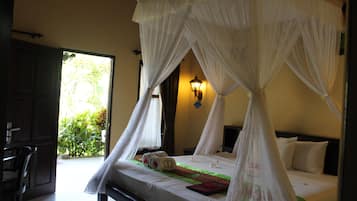 Standard AC Room, With Hot Shower | Escrivaninha, camas extras/dobráveis (sobretaxa), Wi-Fi de cortesia