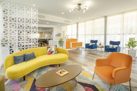 Lobby. The Sojourn Los Angeles - Sherman Oaks