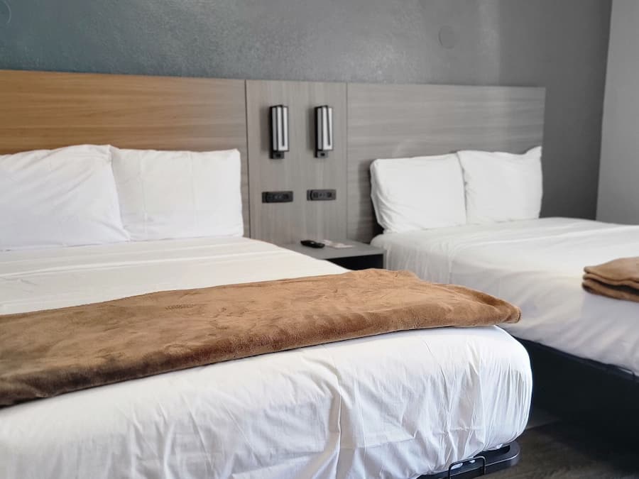 Quarto casal | Roupas de cama premium, edredons de pluma, individualmente mobiliados