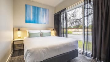 Apartamento, 1 quarto | 1 quarto, escrivaninha, ferros/tábuas de passar roupa, Wi-Fi de cortesia