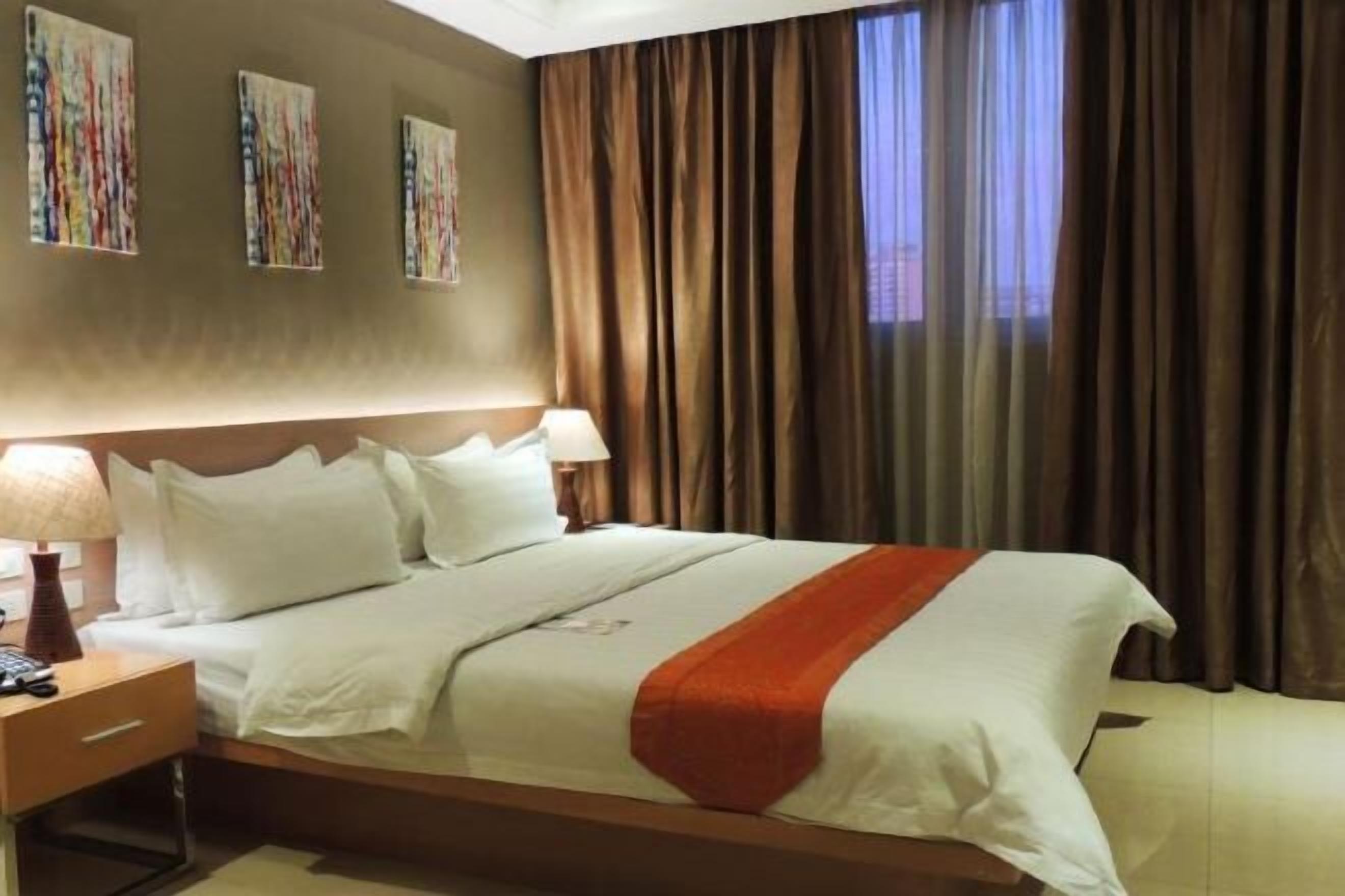 Secretária, camas desdobráveis, Wi-fi grátis 