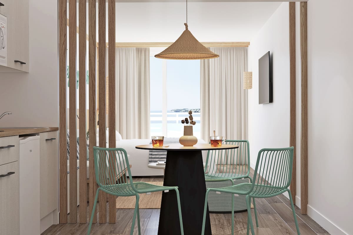 Estúdio Superior, varanda, vista para o mar | 1 quarto, cofre no quarto, Wi-fi grátis, roupa de cama fornecida