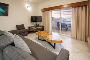 Suíte luxo | Área de estar | TV 40 polegadas com canais a cabo