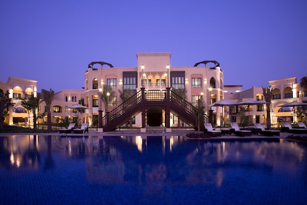 Shangri-la Hotel Apartments Qaryat Al Beri - Abu Dhabi