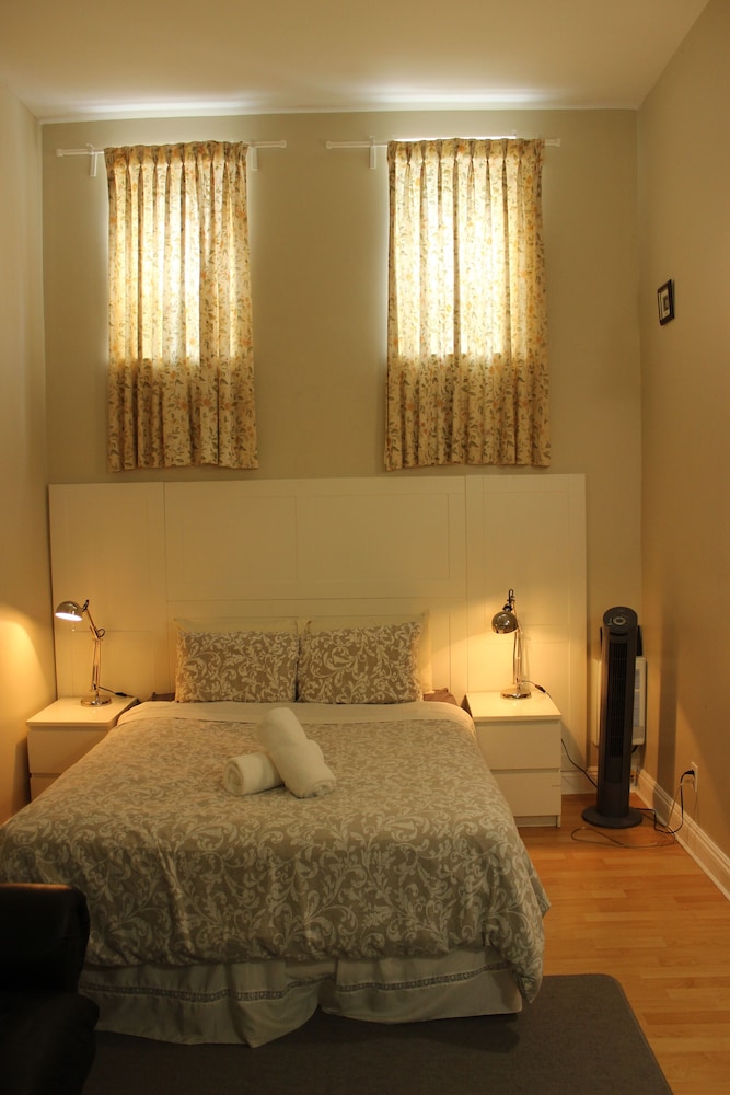 Kaisar Guest House - Toronto