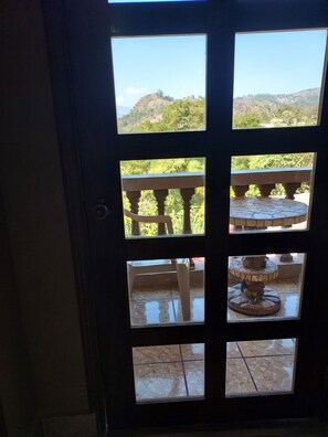 Quarto Duplo Comfort, vista para a montanha, junto ao jardim | Vista do quarto