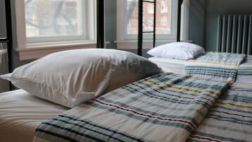 Dormitório compartilhado | Ferros/tábuas de passar roupa, Wi-Fi de cortesia, roupa de cama