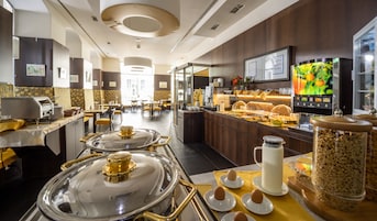 Pequeno-almoço tipo buffet diário incluído 