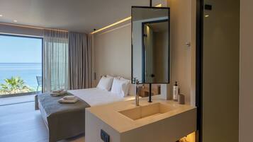 Quarto Duplo Premium, 1 cama king-size, vista para o mar, em frente à praia | Minibar, cofre no quarto, secretária