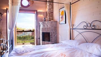 Quarto duplo superior (Villa Master Double with Balcony) | 1 quarto, roupas de cama antialérgicas, frigobar, cofres nos quartos