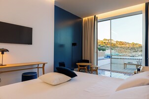 Suite Panorâmica, 1 cama queen-size, banheira de hidromassagem grande, vista para o mar | Roupa de alta qualidade, minibar, cofre no quarto