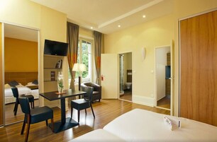 Apartamento, 2 camas de solteiro, banheira | Roupas de cama premium, espaço de trabalho para notebook