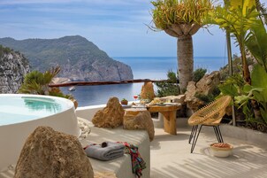 Suíte júnior, vista para o mar (Edén) | Lençóis italianos Frette, roupas de cama premium, edredons de pluma