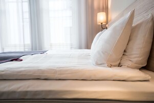 Cortinas/cortinados opacos, Wi-fi grátis, roupa de cama fornecida 