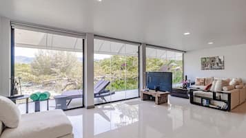 2 Bedroom Andaman Deluxe Suite | Varanda