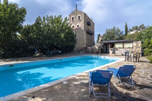Piscina externa sazonal